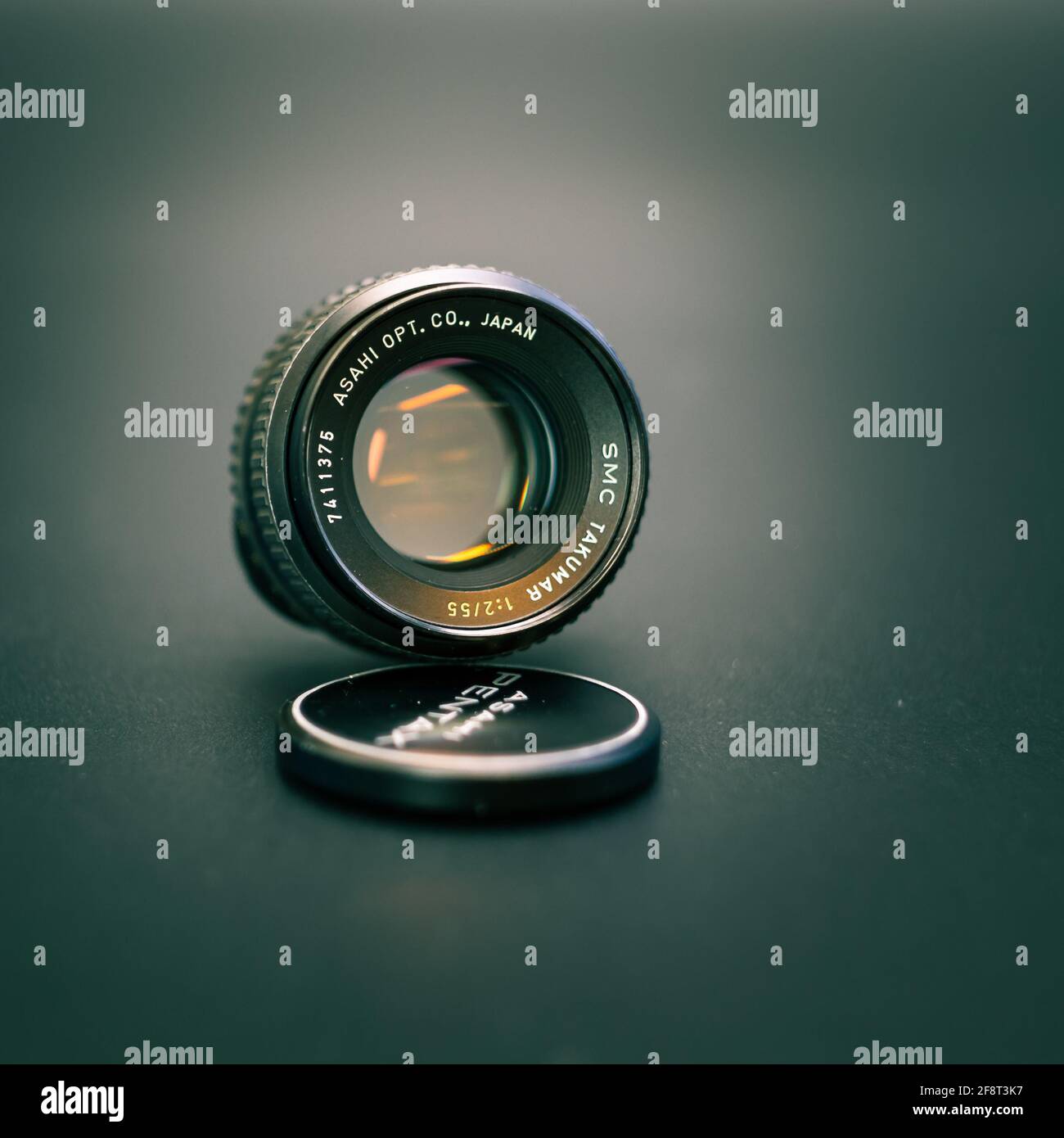 Photo objective hi-res stock photography and images - Alamy