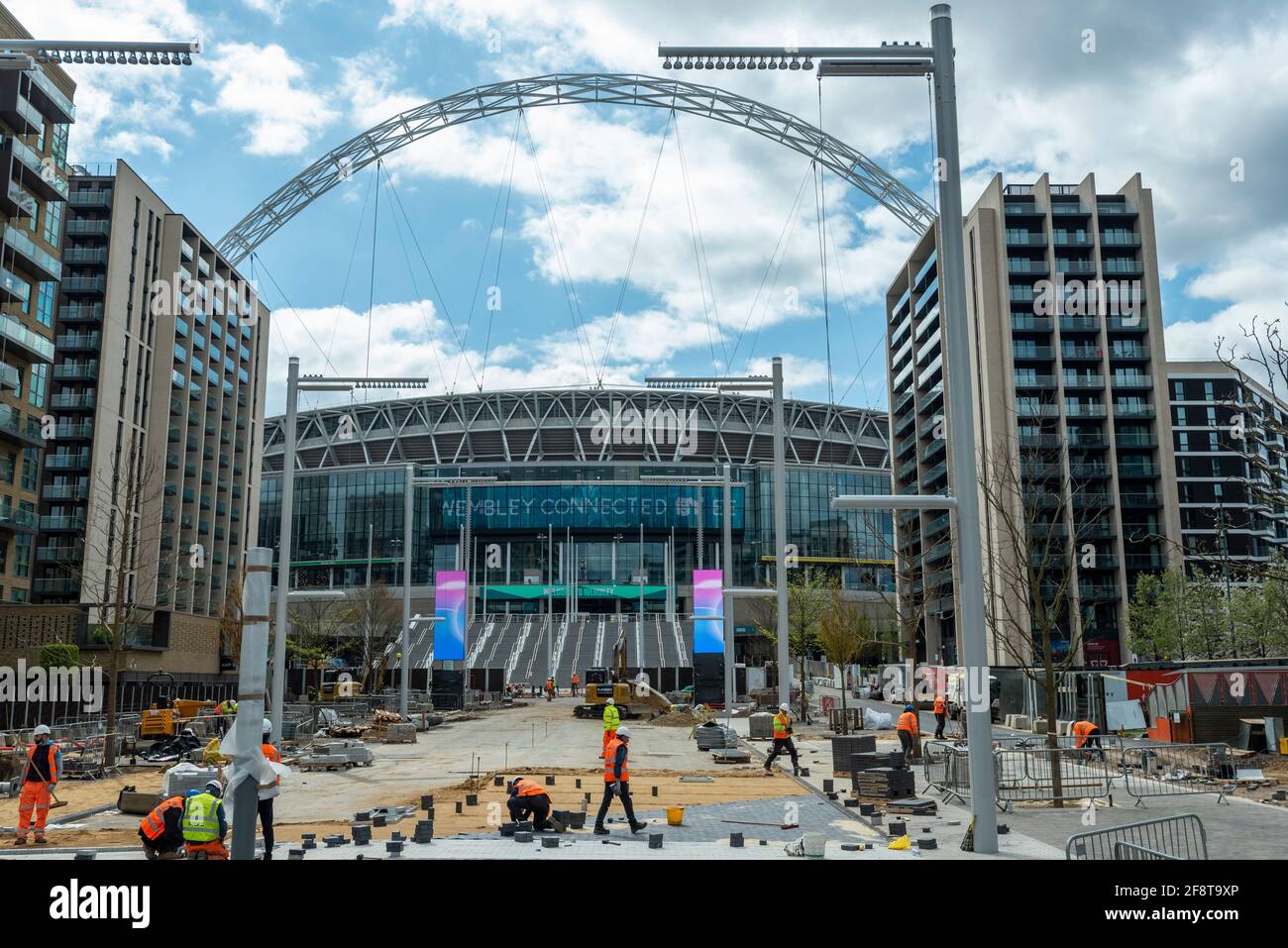 New wembley stadium construction hi-res stock photography and images ...
