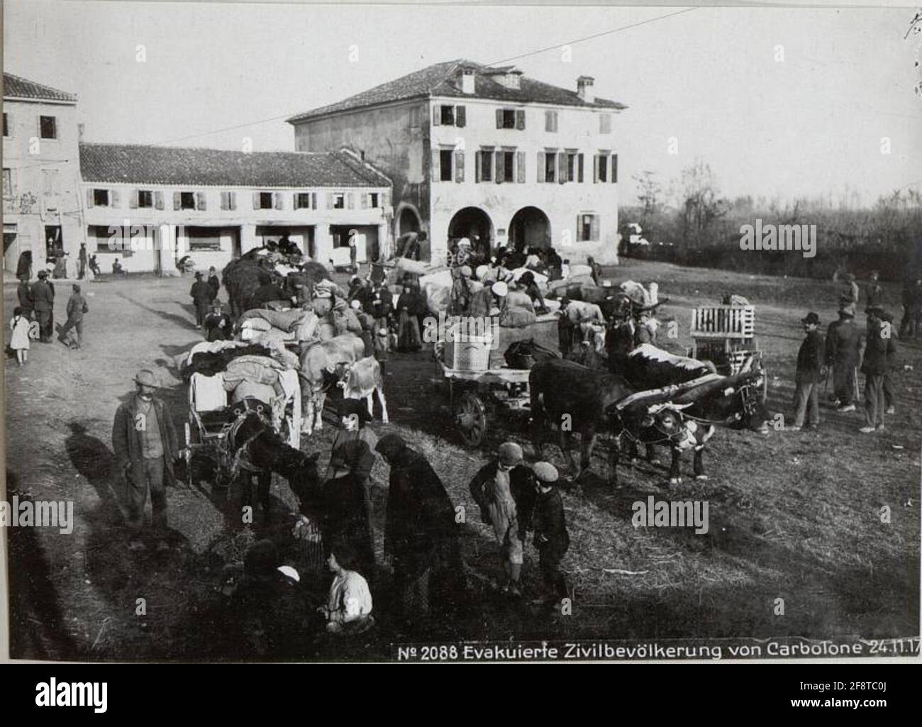 Civilian population hi-res stock photography and images - Alamy