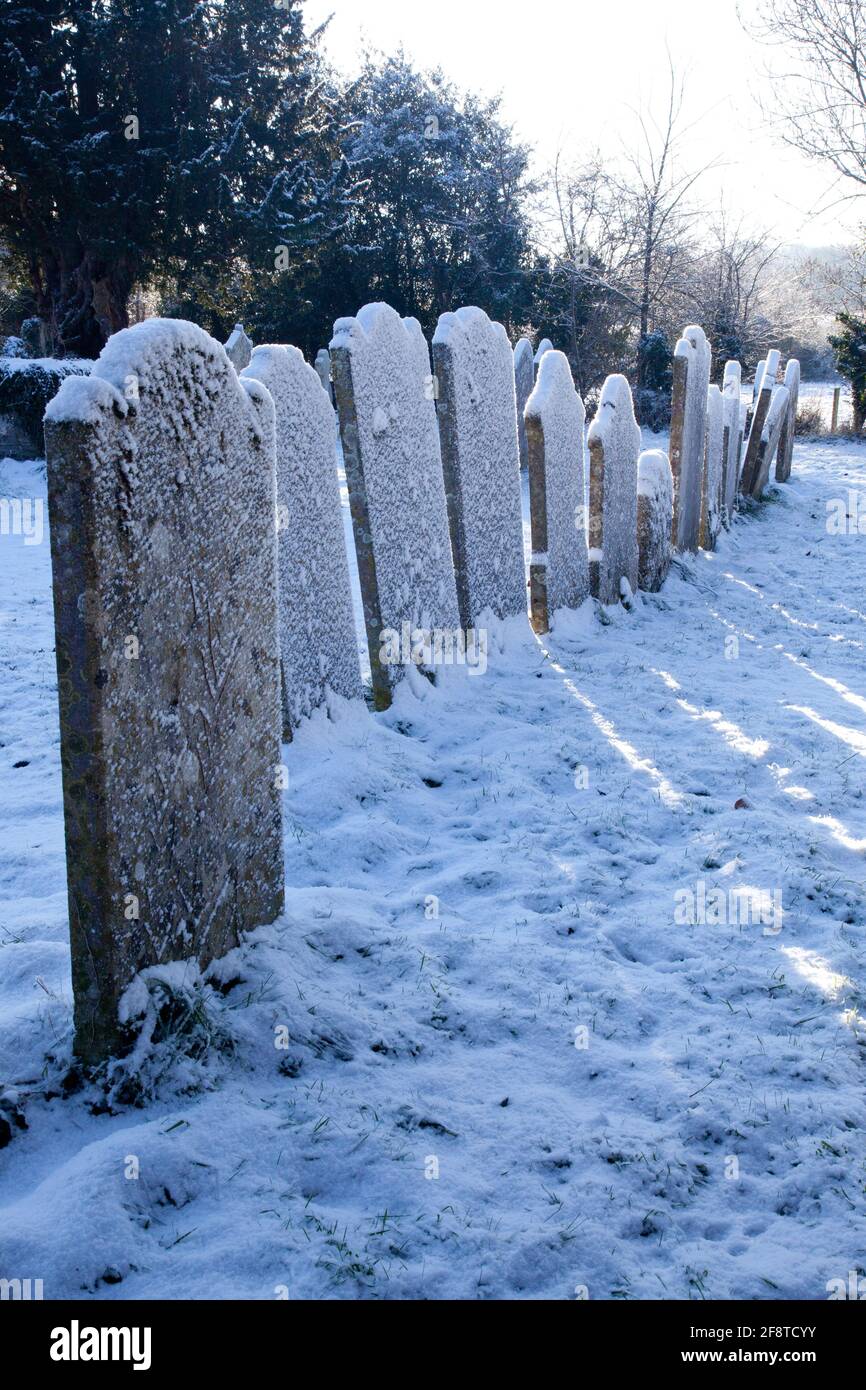 Graves gravestones headstones hi-res stock photography and images - Alamy