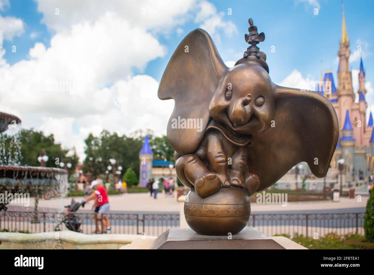 Dumbo disney florida hi-res stock photography and images - Alamy