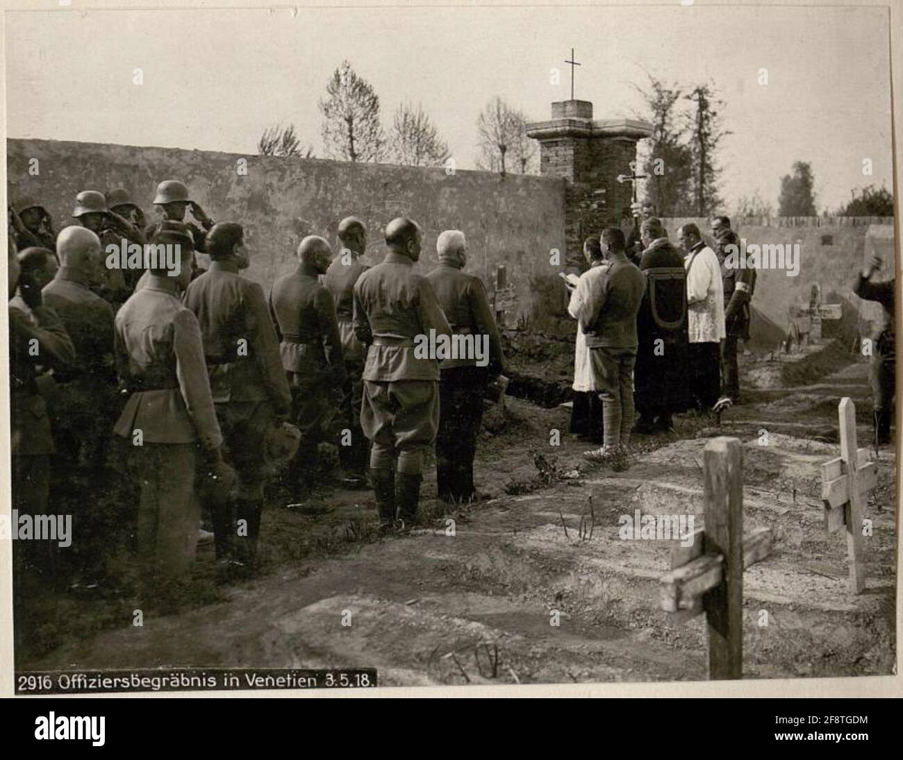 Wwi italian officers hi-res stock photography and images - Alamy