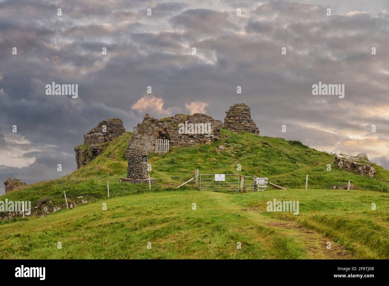 Ruins of Duntulm castle on the isle of skye Stock Photo - Alamy