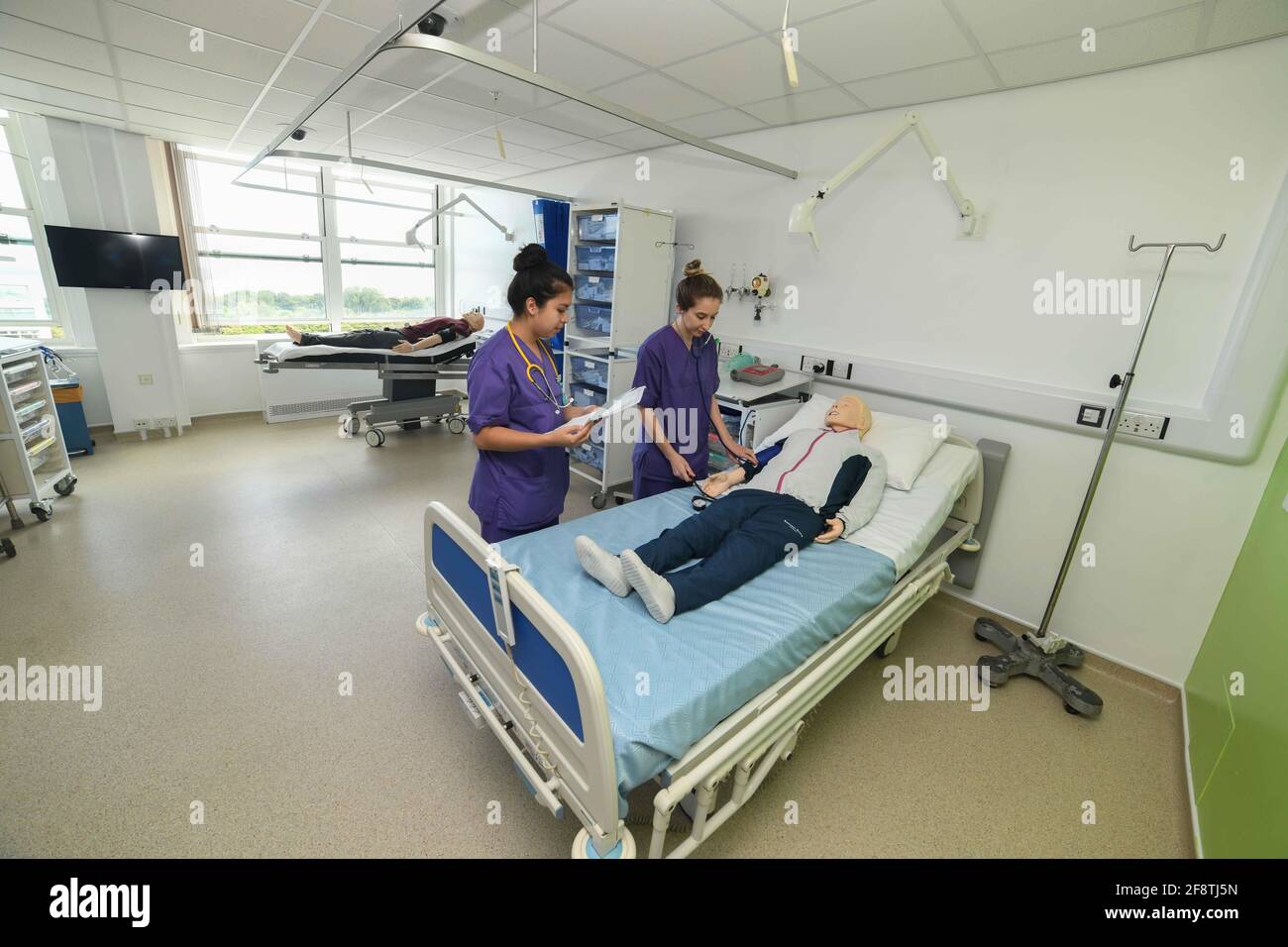 Nurses training hi-res stock photography and images - Alamy