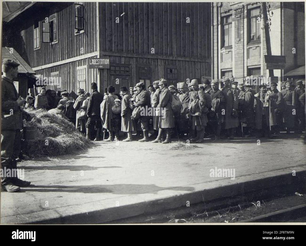 Soldiers returning home from wwii hi-res stock photography and images ...