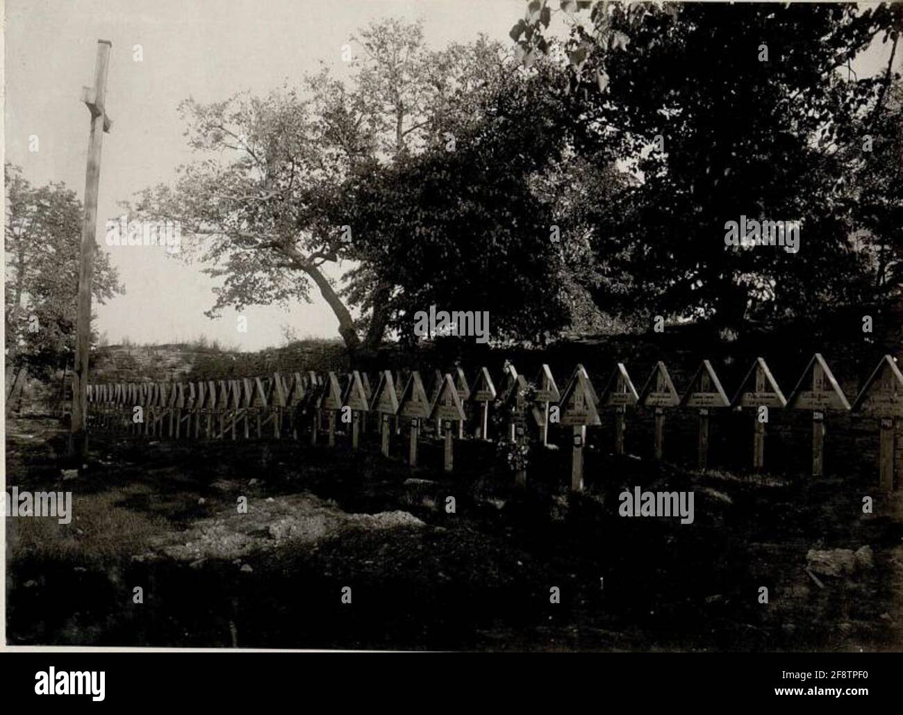 Soldier burial sites hi-res stock photography and images - Alamy