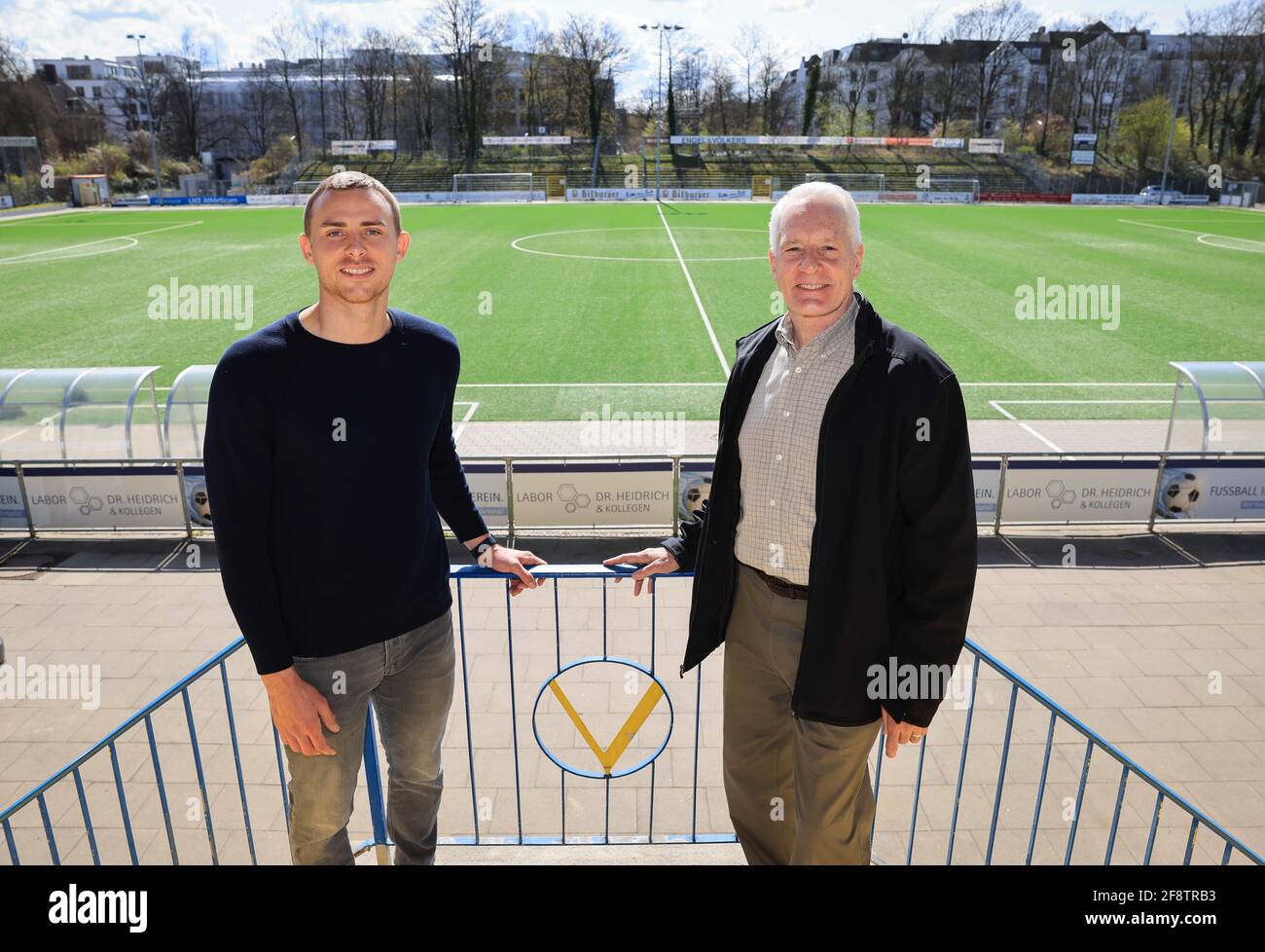 Hamburg, Germany. 15th Apr, 2021. Ted Daisher (r), Head Coach Hamburg ...