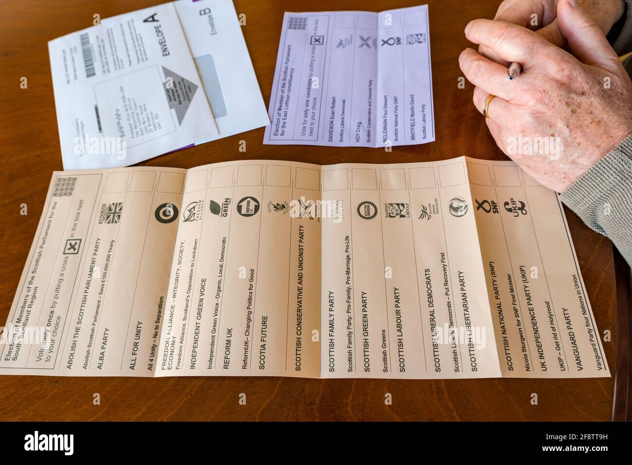 Snp alba both votes hi-res stock photography and images - Alamy