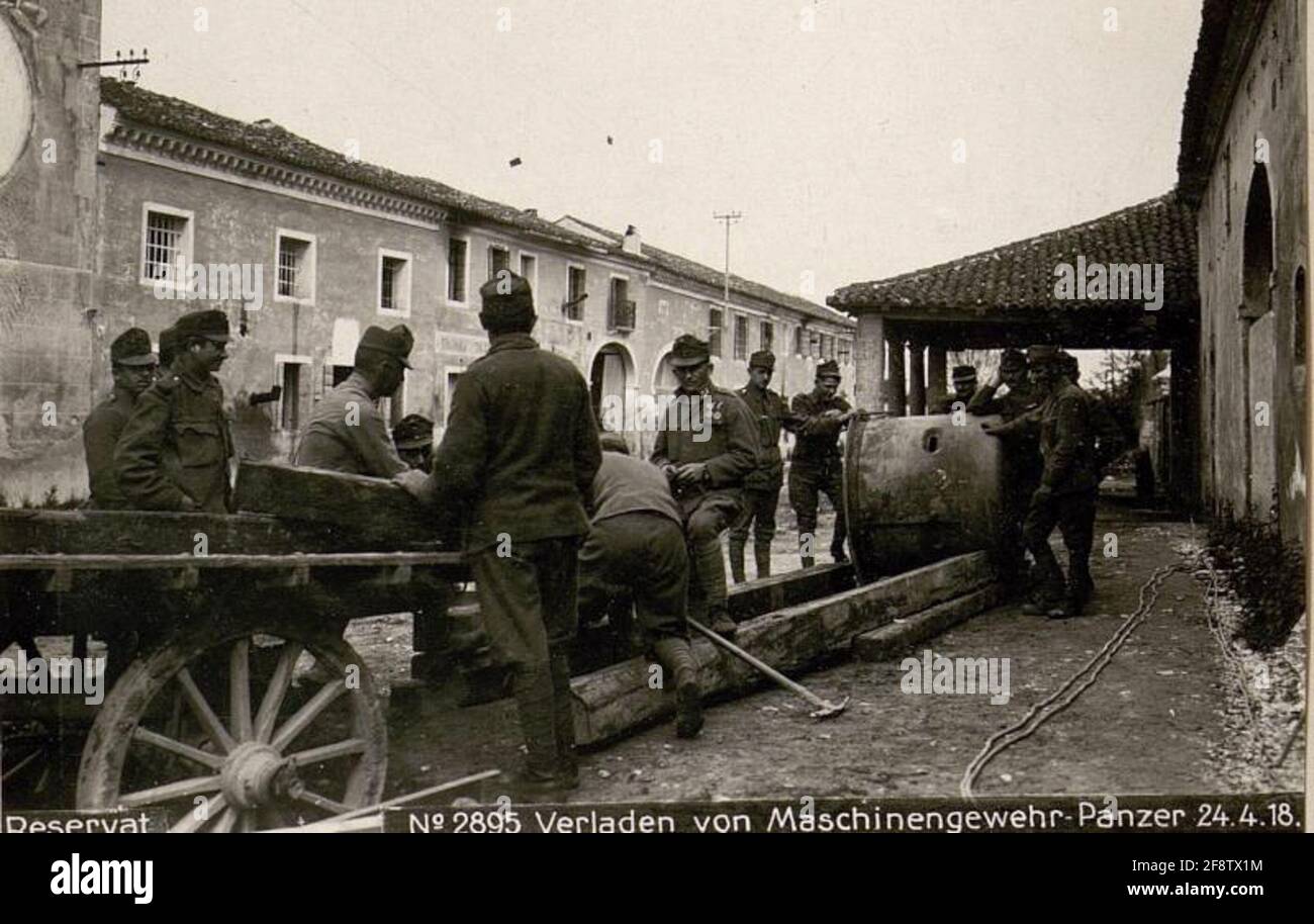 Machine gun coupling hi-res stock photography and images - Alamy