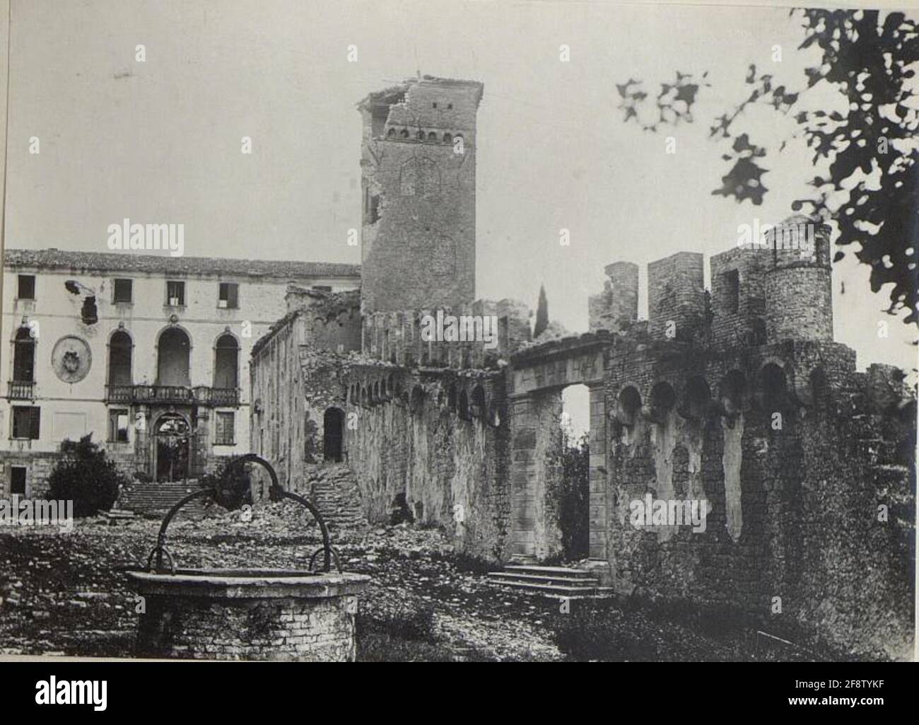 Collalto castle hi-res stock photography and images - Alamy