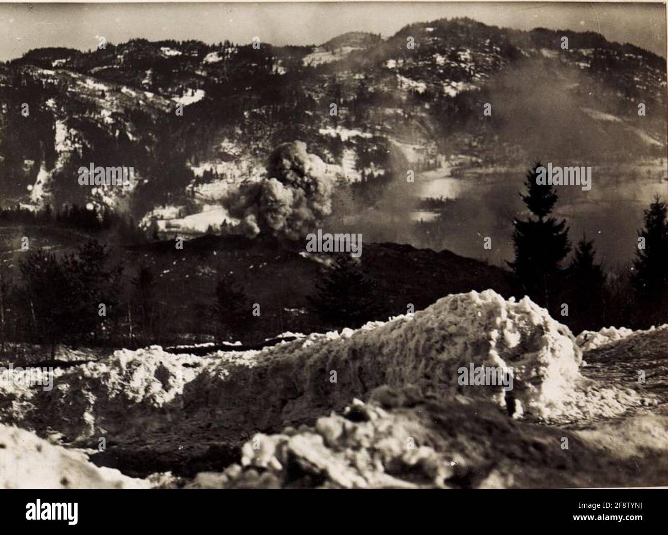 Explosion of a 40 cm mine (Techn.kurs I.Obervellach Stock Photo - Alamy