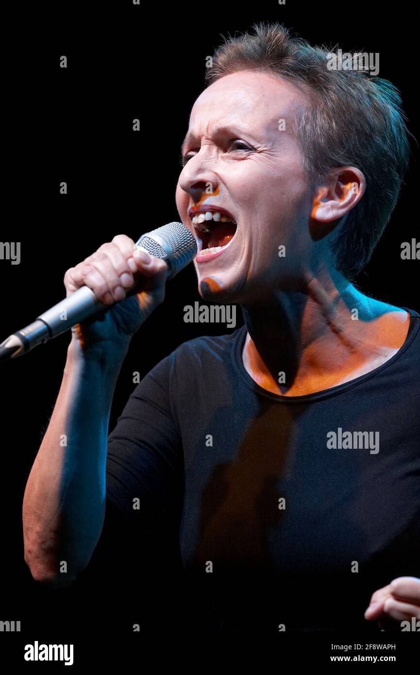 Die gedichte hi-res stock photography and images - Alamy