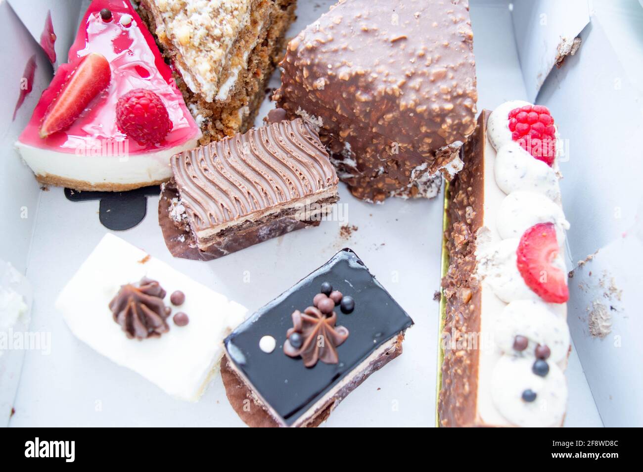 White cake from top hi-res stock photography and images - Alamy