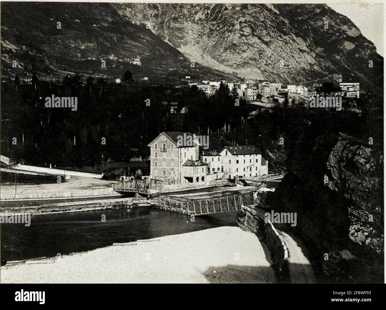 Wwi bridge destruction hi-res stock photography and images - Alamy