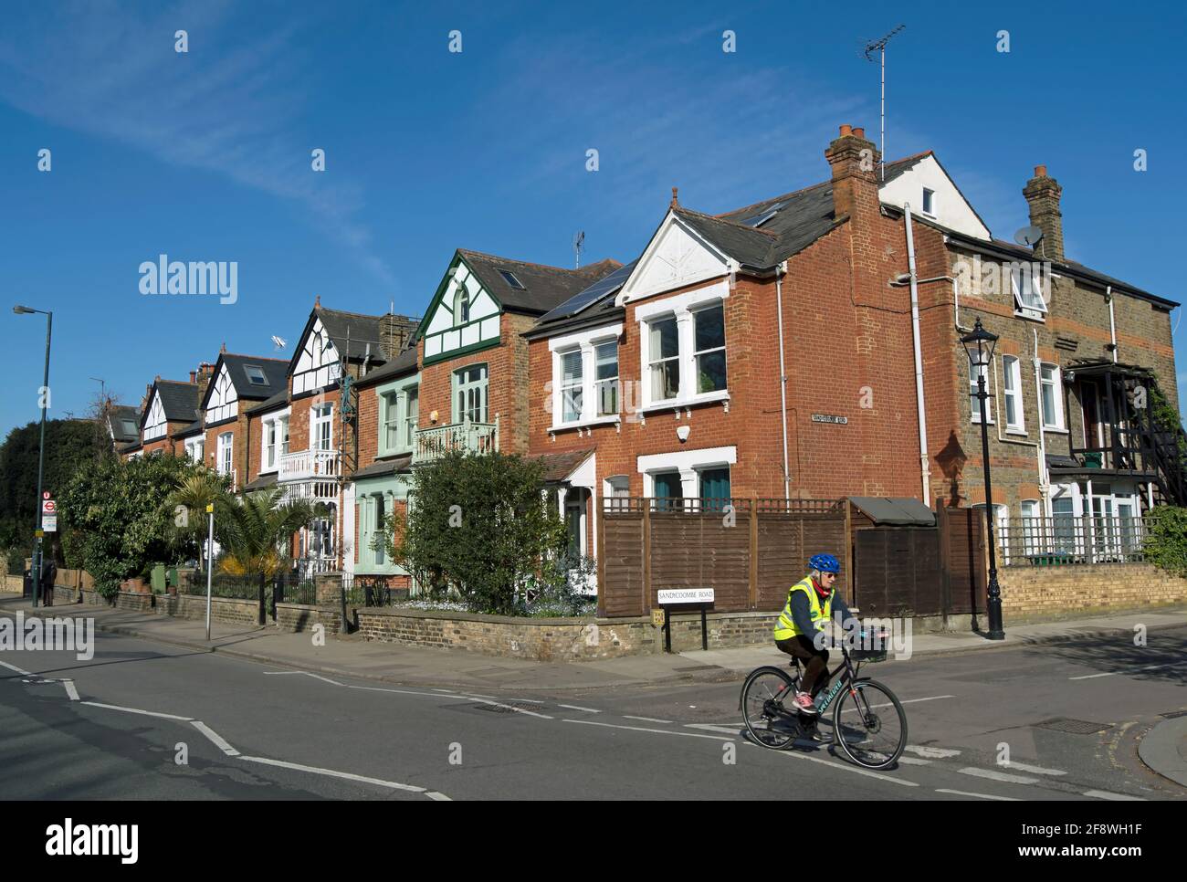 Edwardian style houses hi-res stock photography and images - Alamy