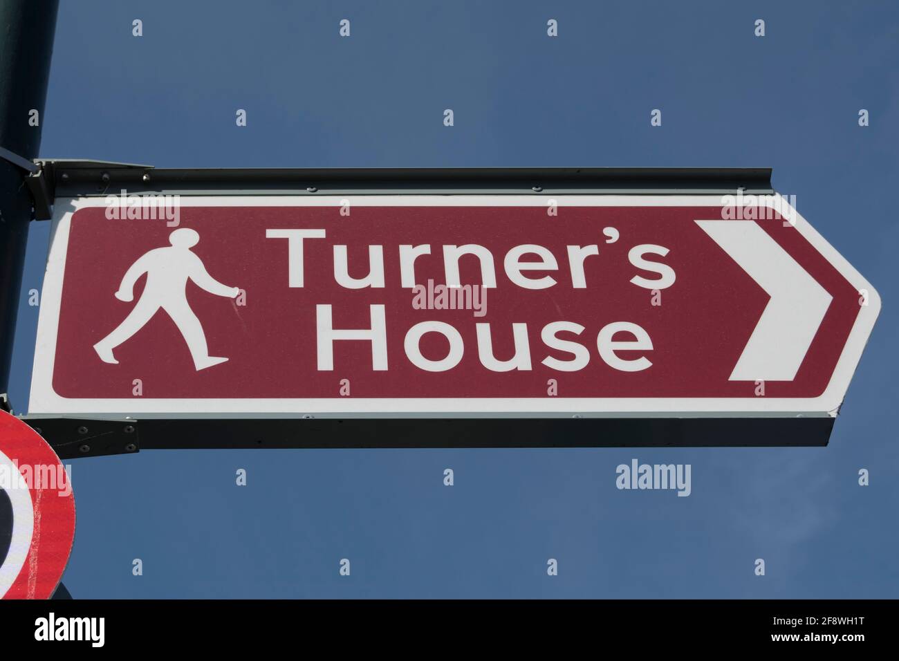 right pointing sign for sandycombe lodge, twickenham, middlesex ...