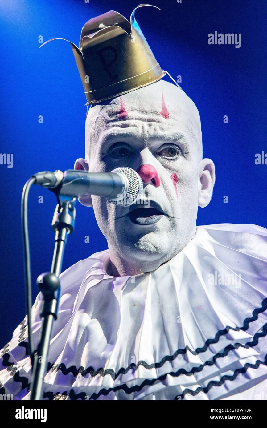 Pity party hi-res stock photography and images - Alamy