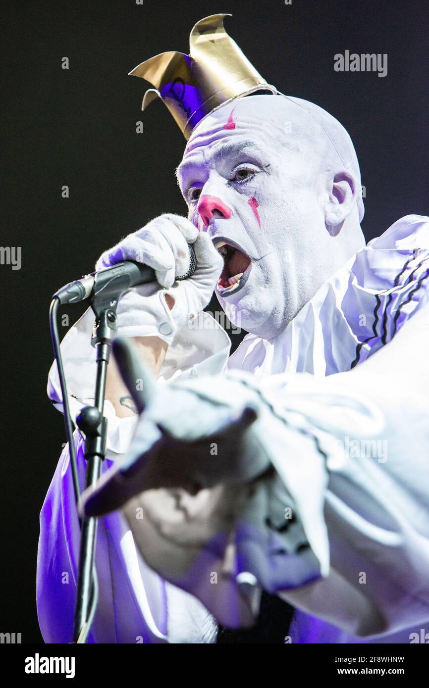 Pity party hi-res stock photography and images - Alamy