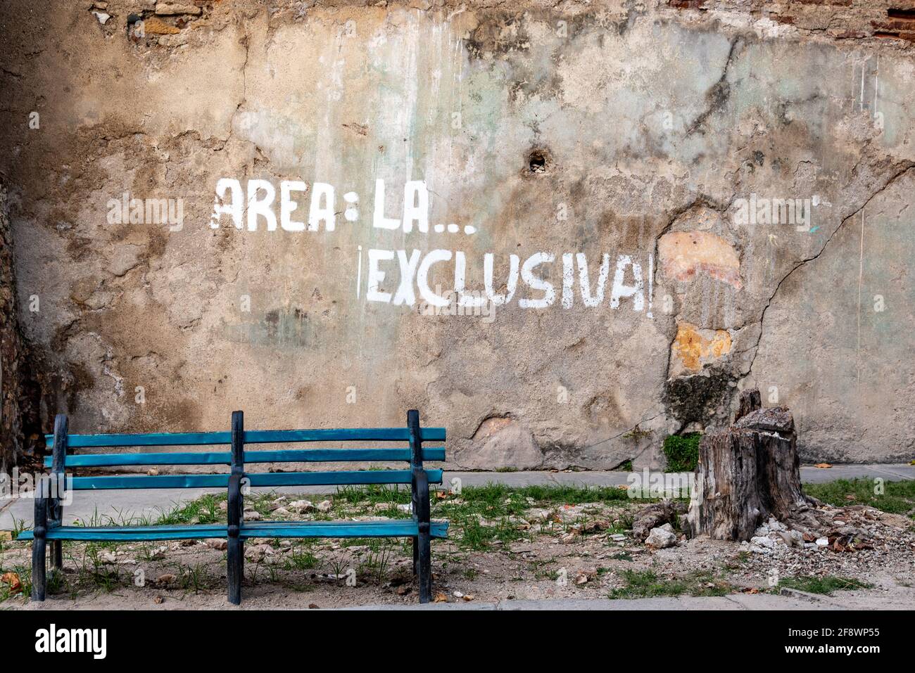 Area La Exclusiva, small parquette with broken bench, Santiago de Cuba ...