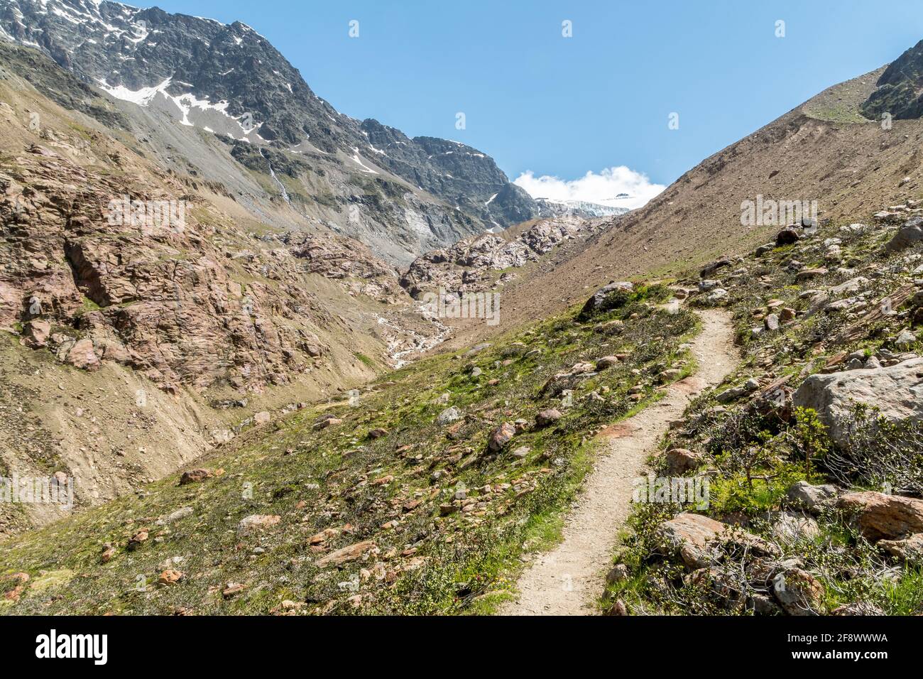 Vallelunga (Italian: Vallelunga, German: Langtaufers) is a valley in ...