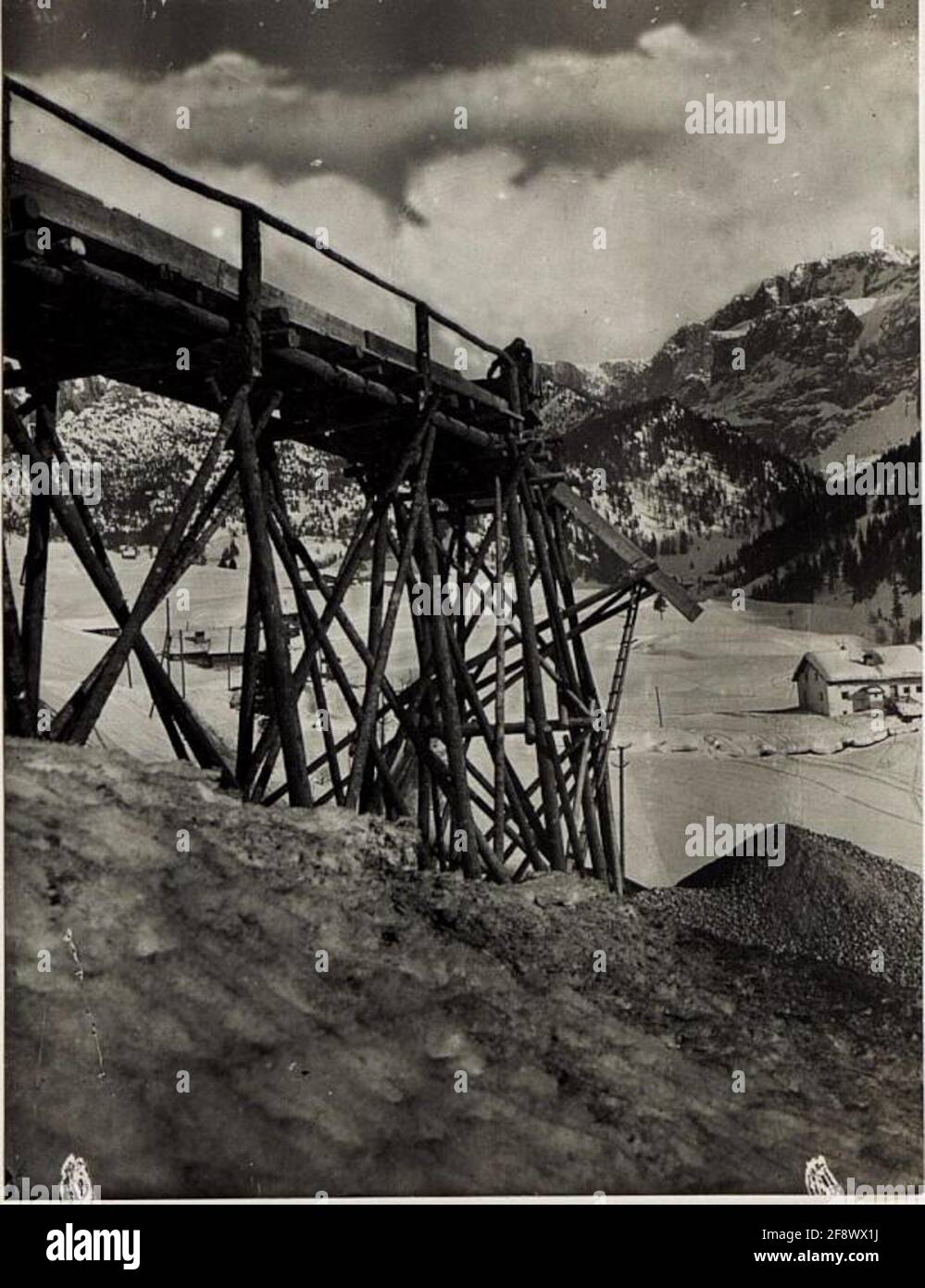 Km 11.45 Railway 11m high concrete wall built into the old temporary ...