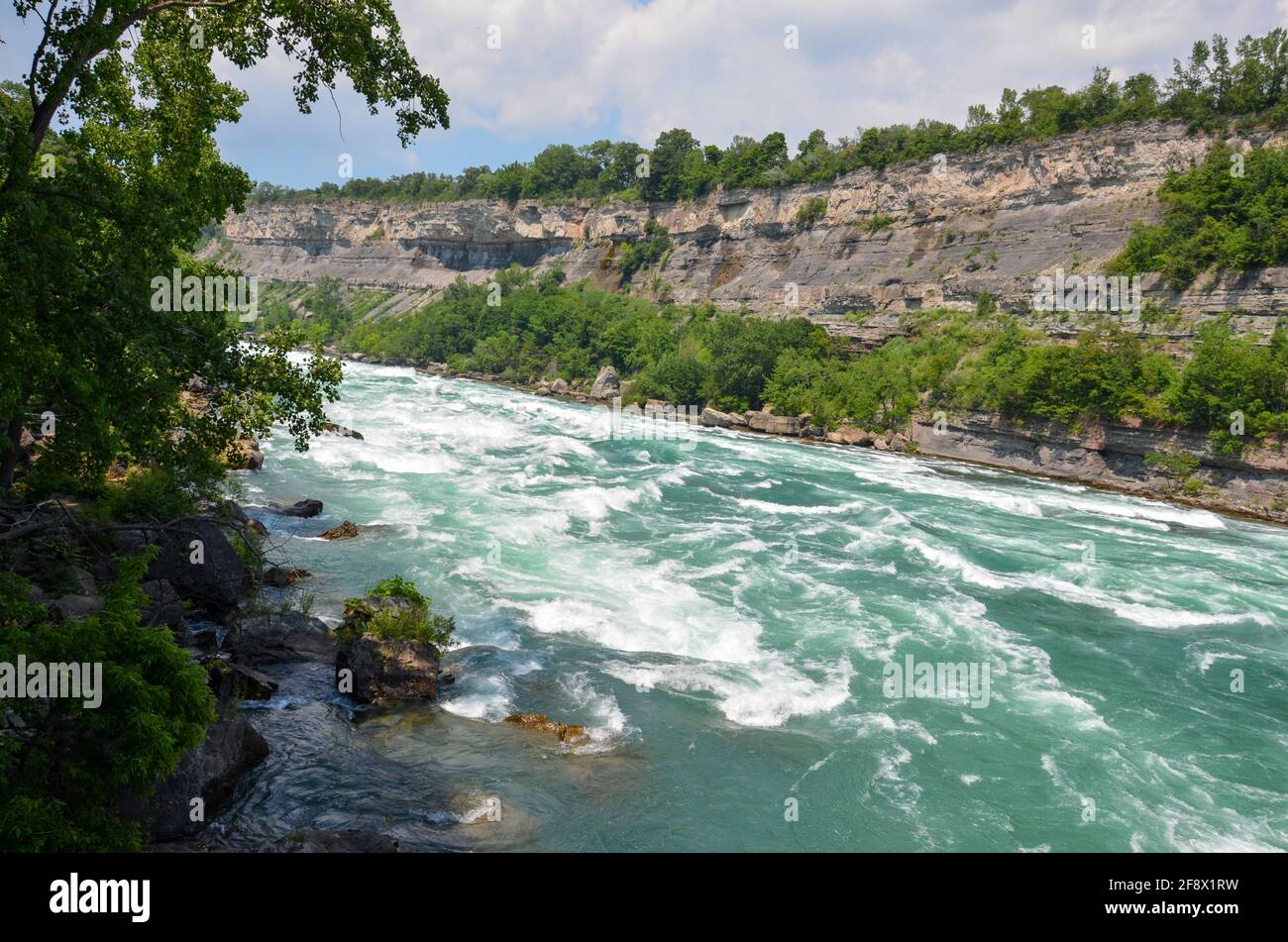 Fast moving water over rocks hi-res stock photography and images - Alamy