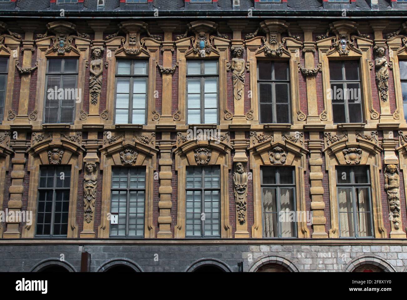 Former stock exchange wall hi-res stock photography and images - Alamy