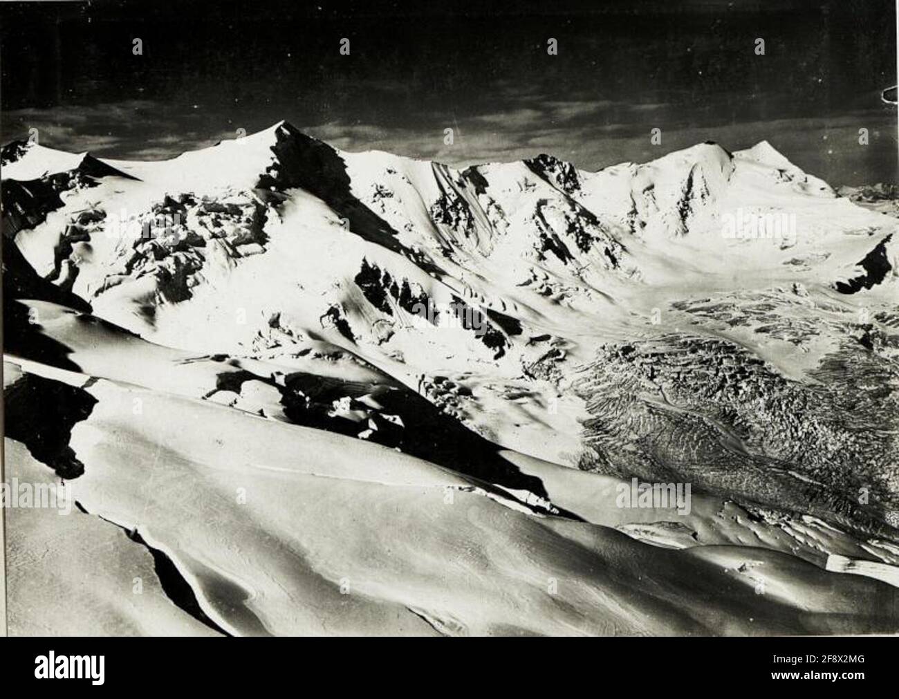 Viewpoint Fornoglear. View to the west with Punta San Matteo to Pizzo ...