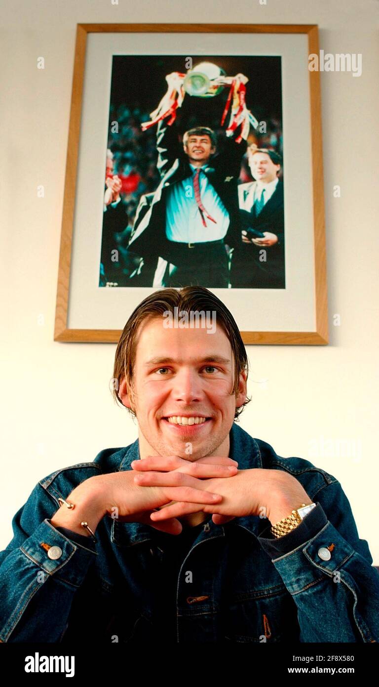 At london colney training ground hi-res stock photography and images ...