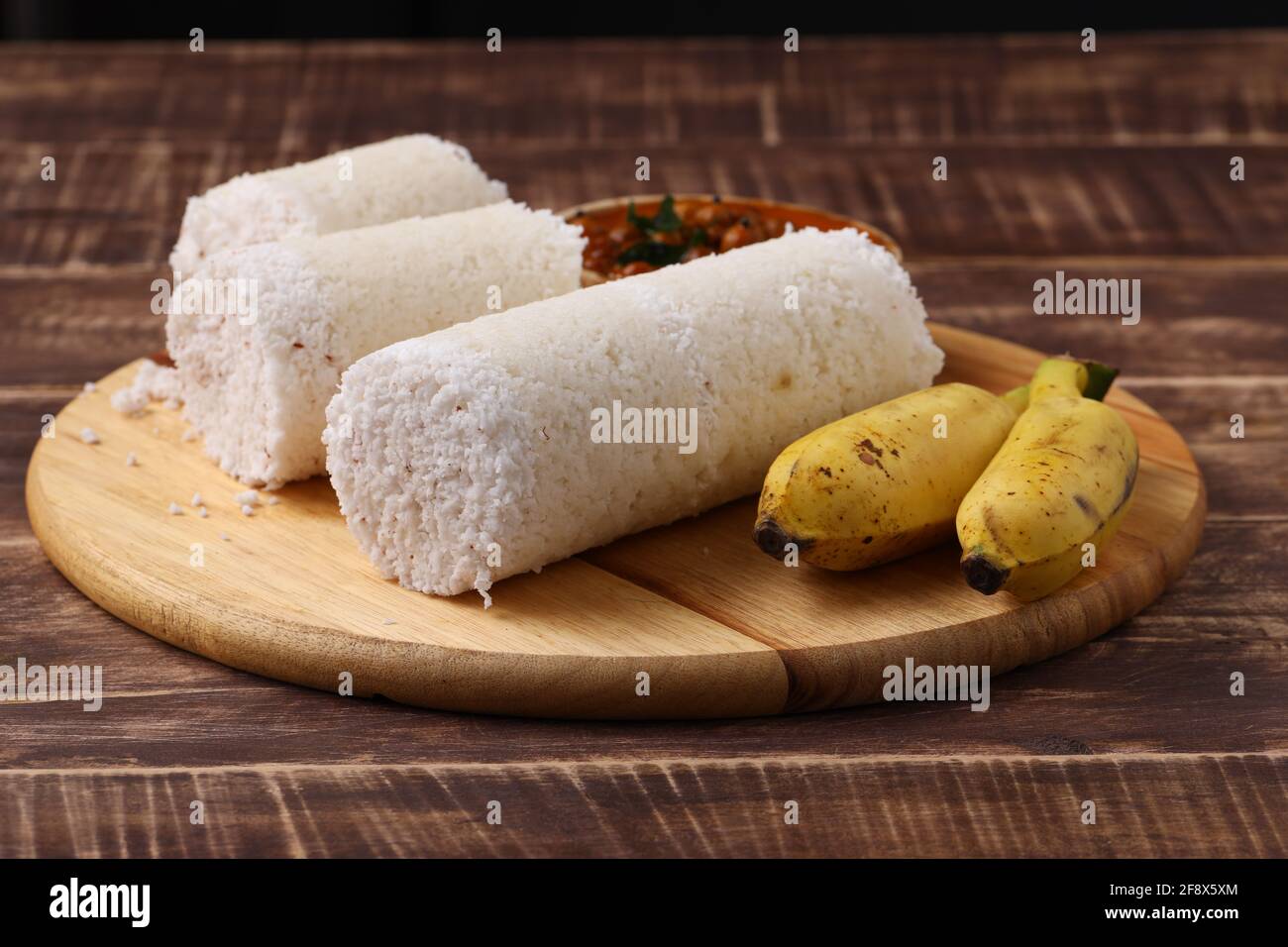 Puttu/Raw rice puttu/Arisi Maavu Puttu with chana curry/ kadala curry ...