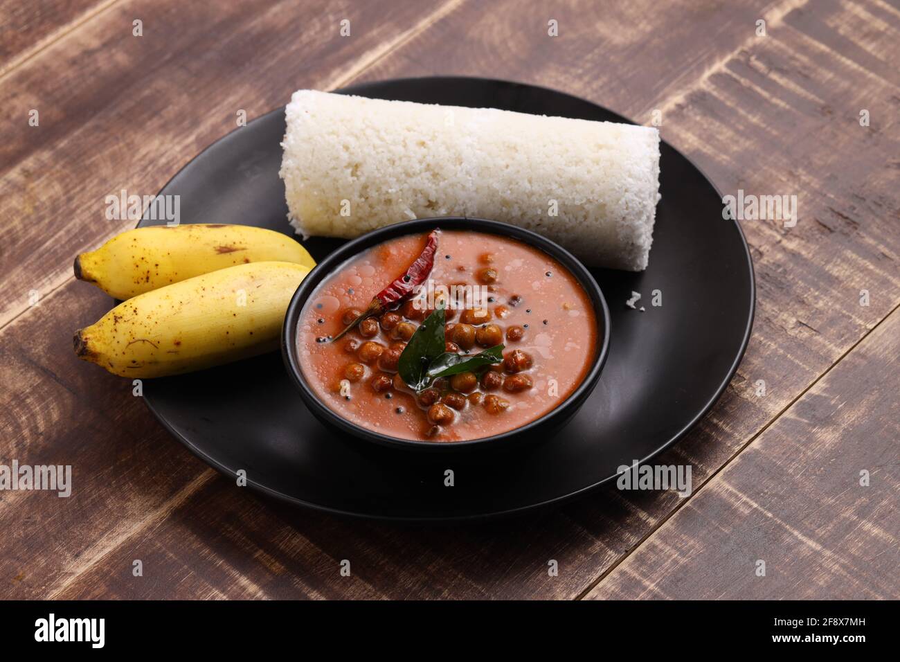 Puttu,Raw rice puttu,Arisi Maavu Puttu with chana or kadala curry ...
