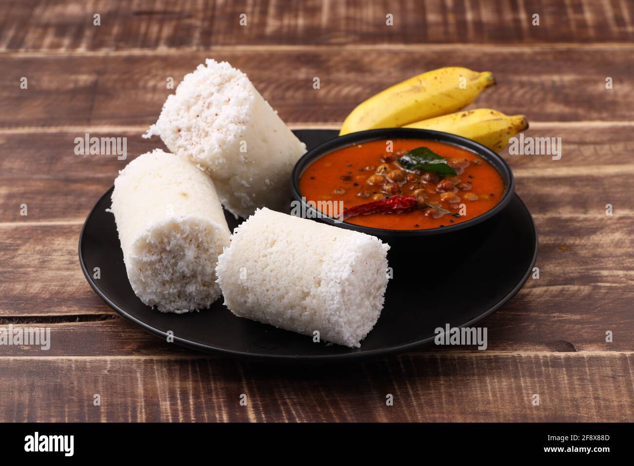 Puttu,Raw rice puttu,Arisi Maavu Puttu with chana or kadala curry ...