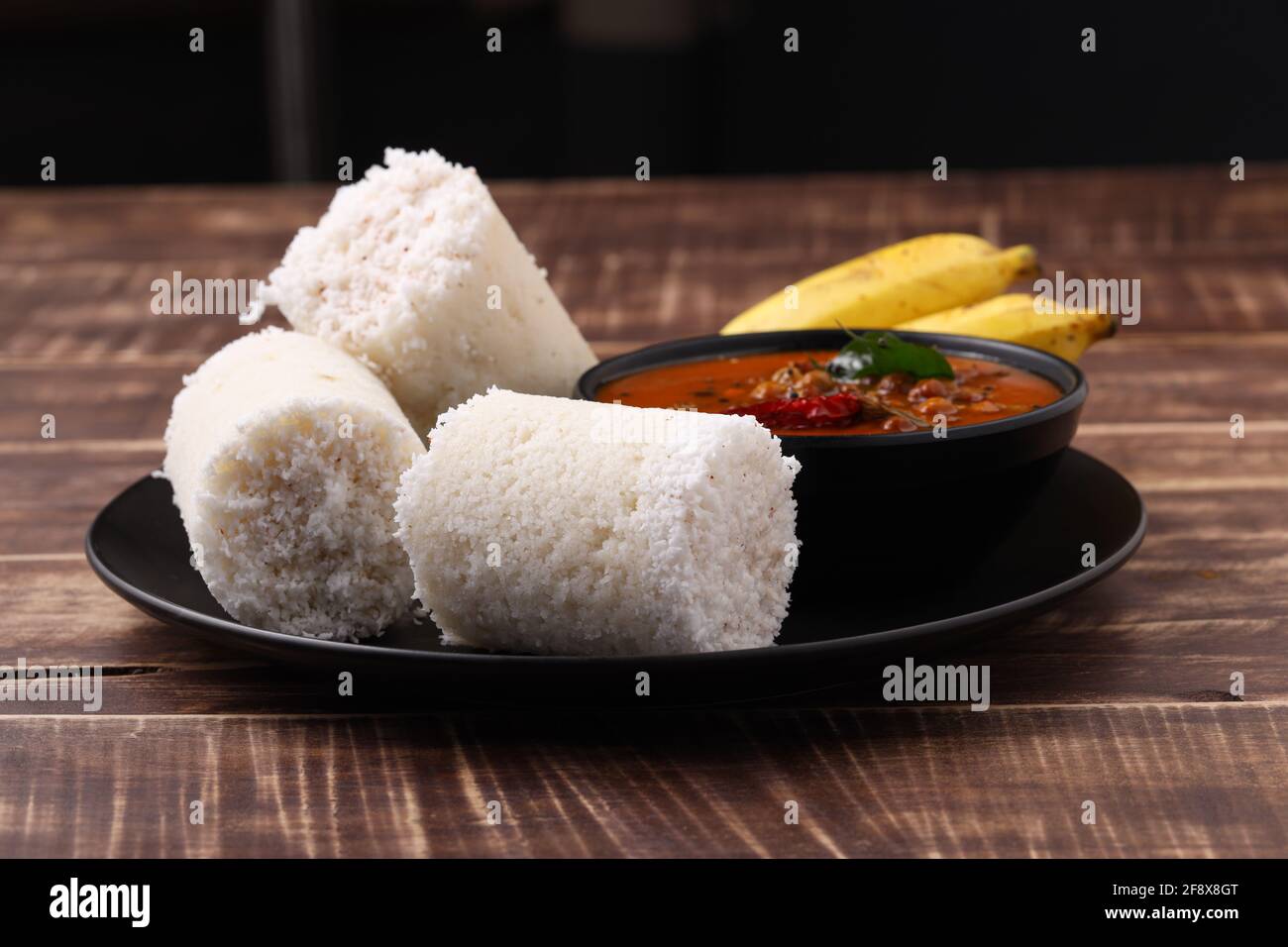 Puttu,Raw rice puttu,Arisi Maavu Puttu with chana or kadala curry ...