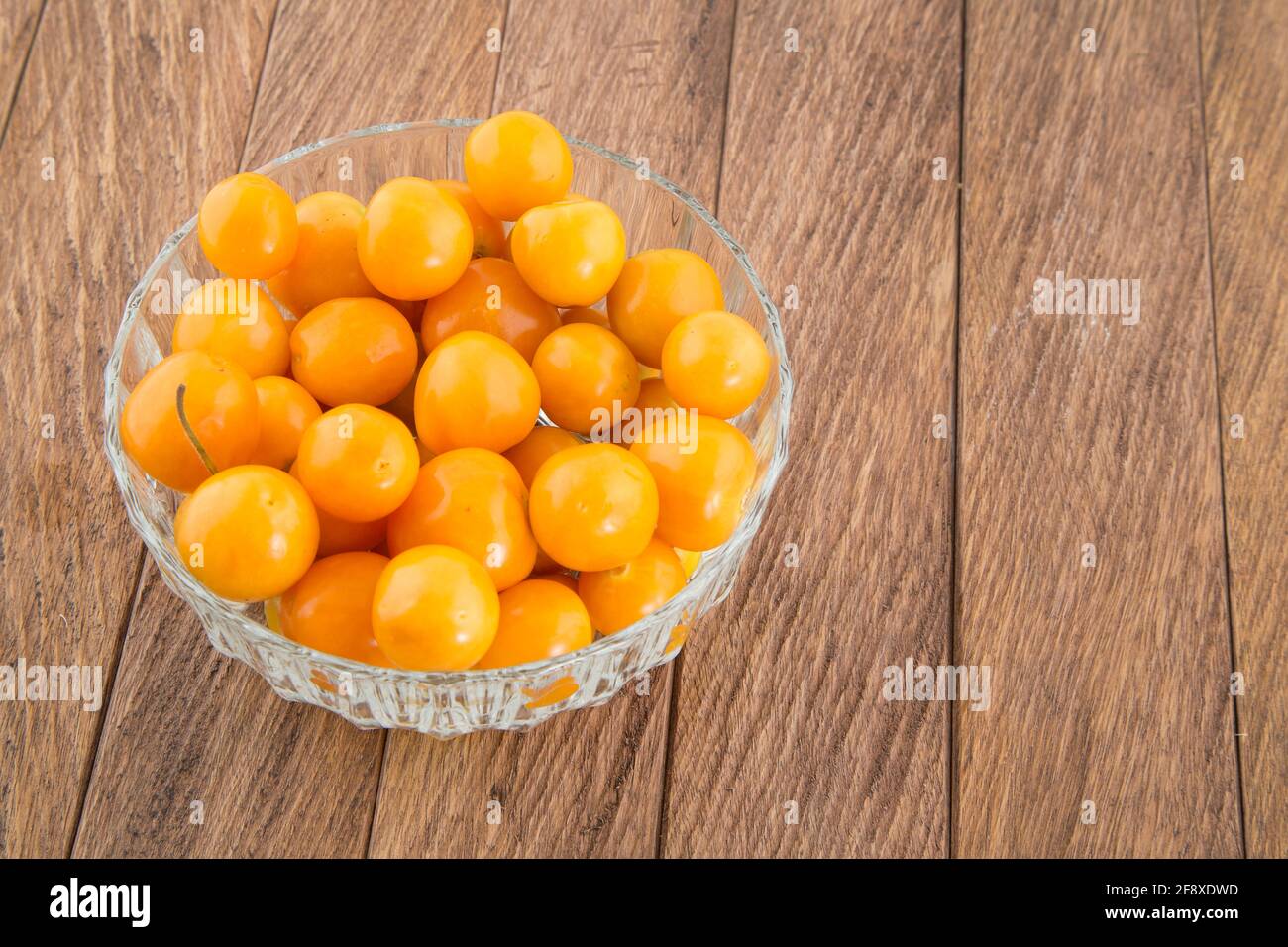 Golden berry, tropical fruit uchuva - Physalis peruviana Stock Photo ...
