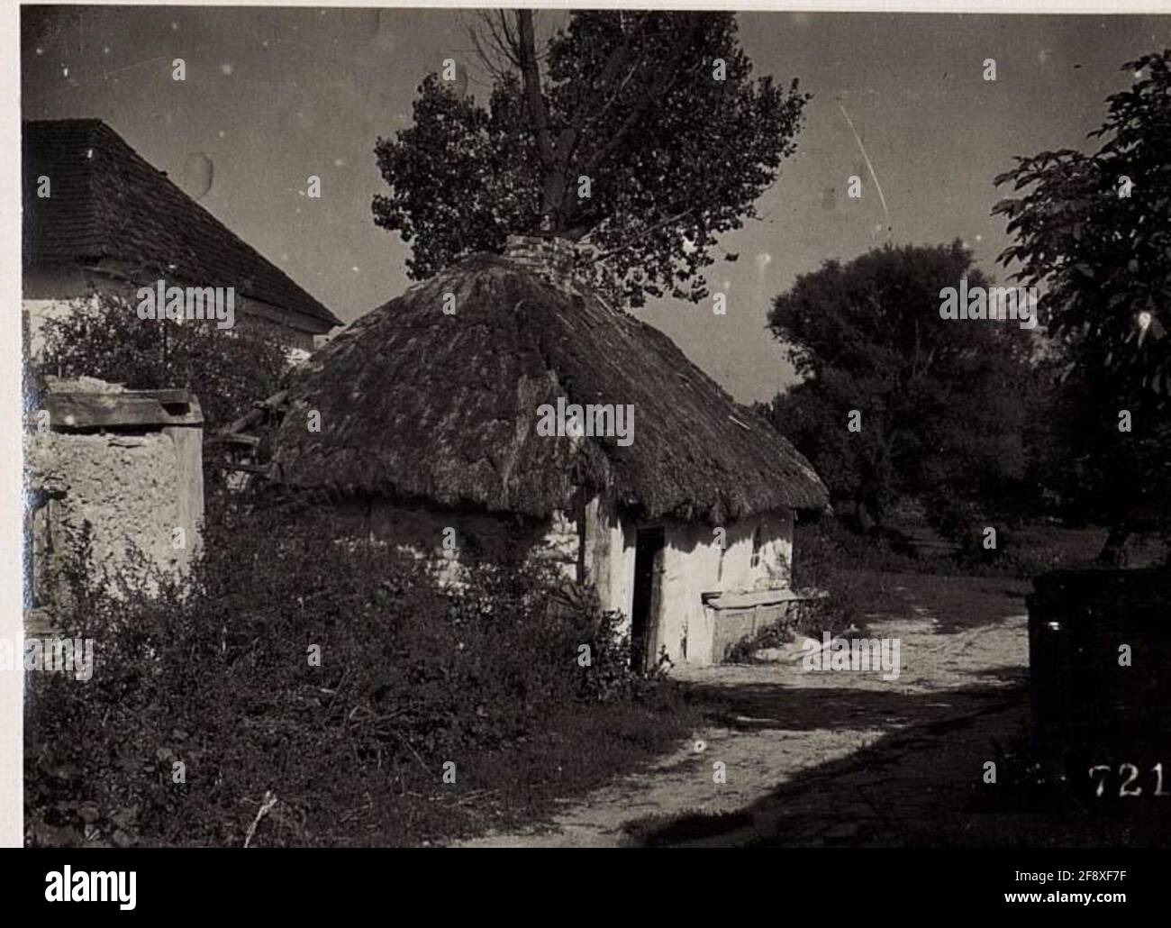 Russian hut hi-res stock photography and images - Alamy