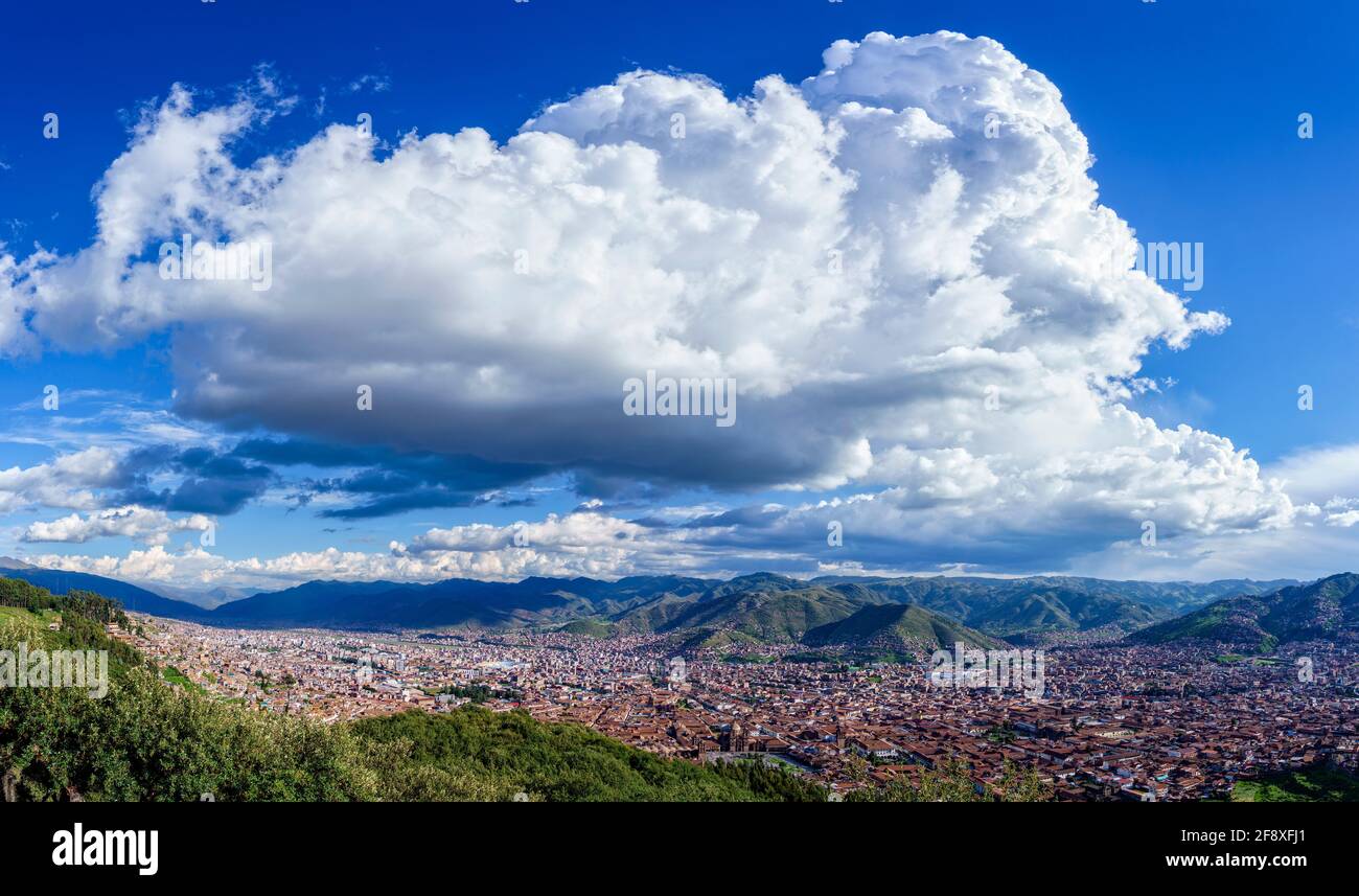 Sky and landscape with rocks and horizon, Sacsaywaman, Cusco, Peru ...