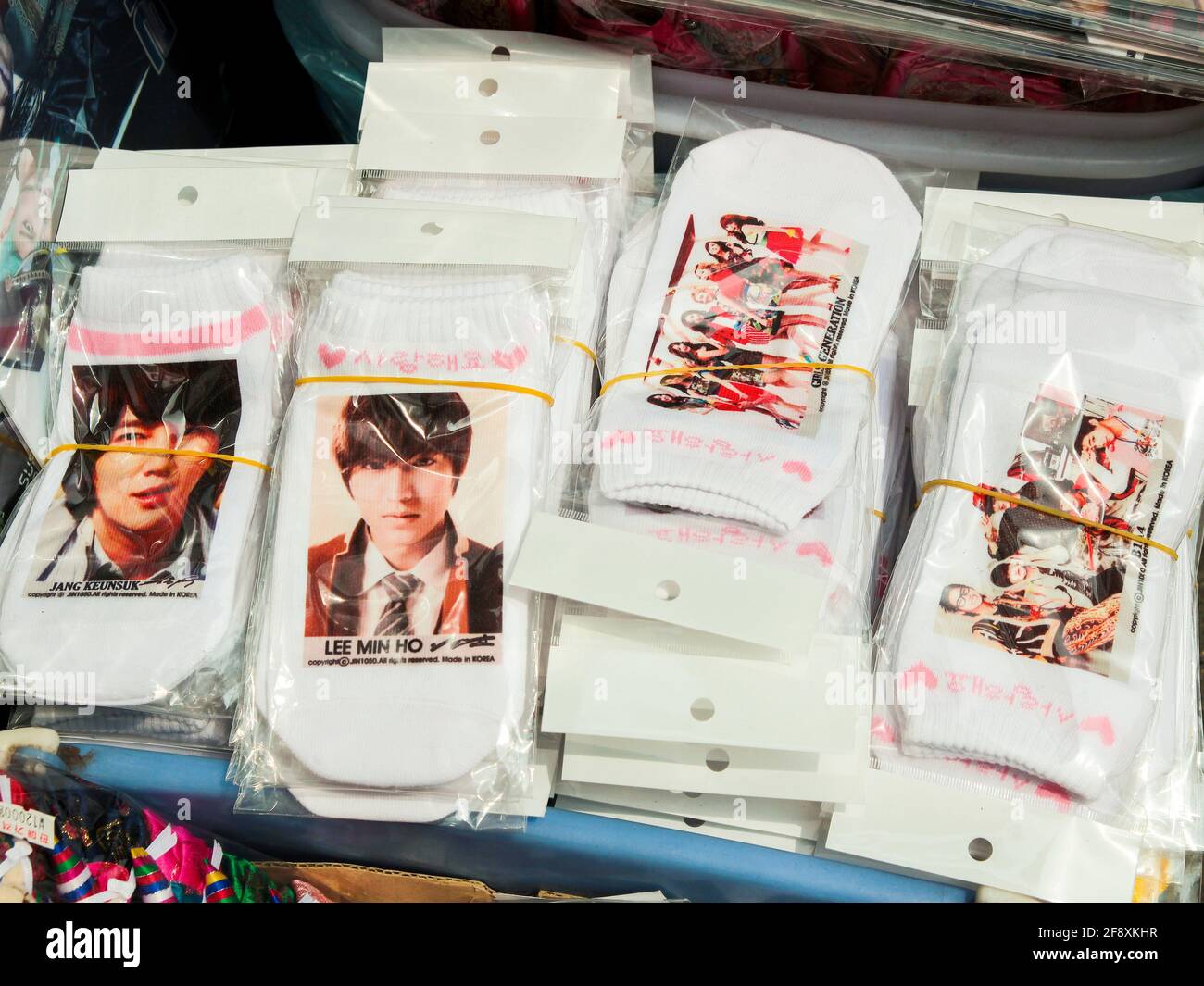K pop idol hi-res stock photography and images - Alamy