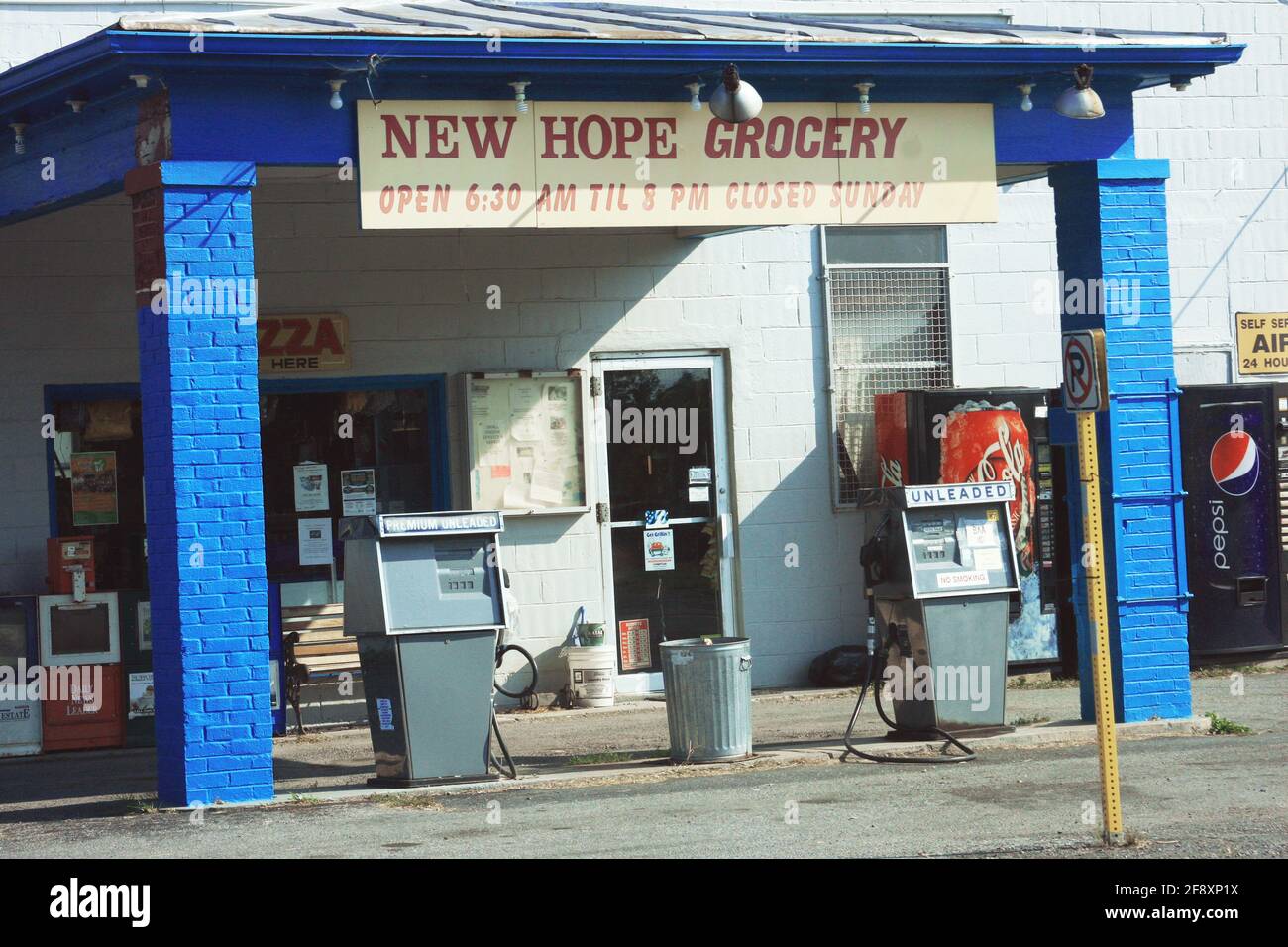 Gas station country store hi-res stock photography and images - Alamy