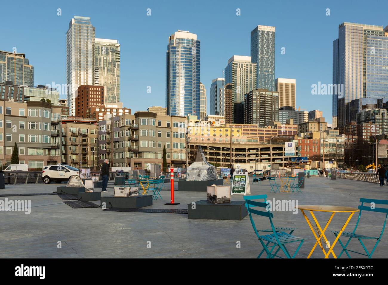 Downtown waterfront parks hi-res stock photography and images - Alamy