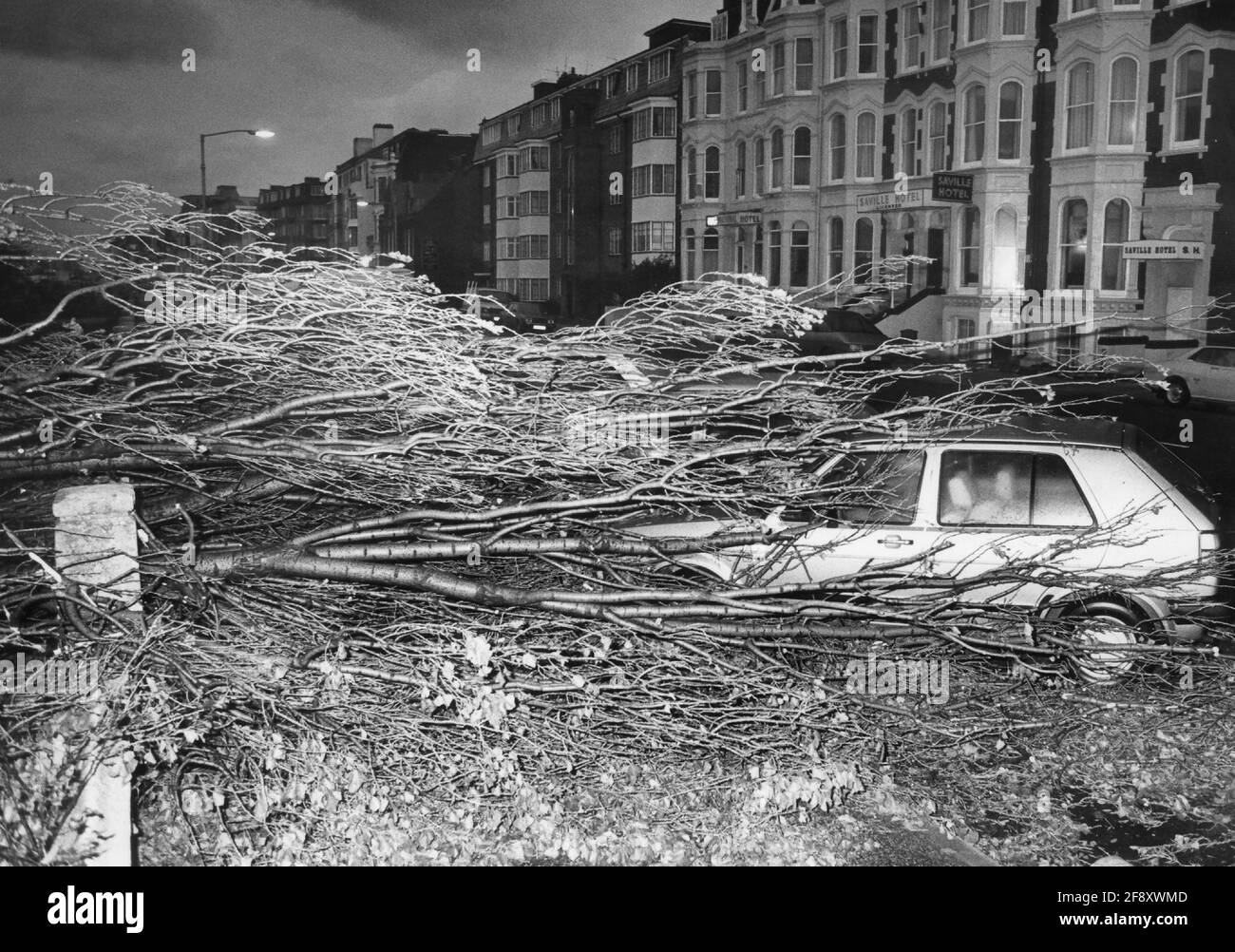 1987 great storm hi-res stock photography and images - Alamy