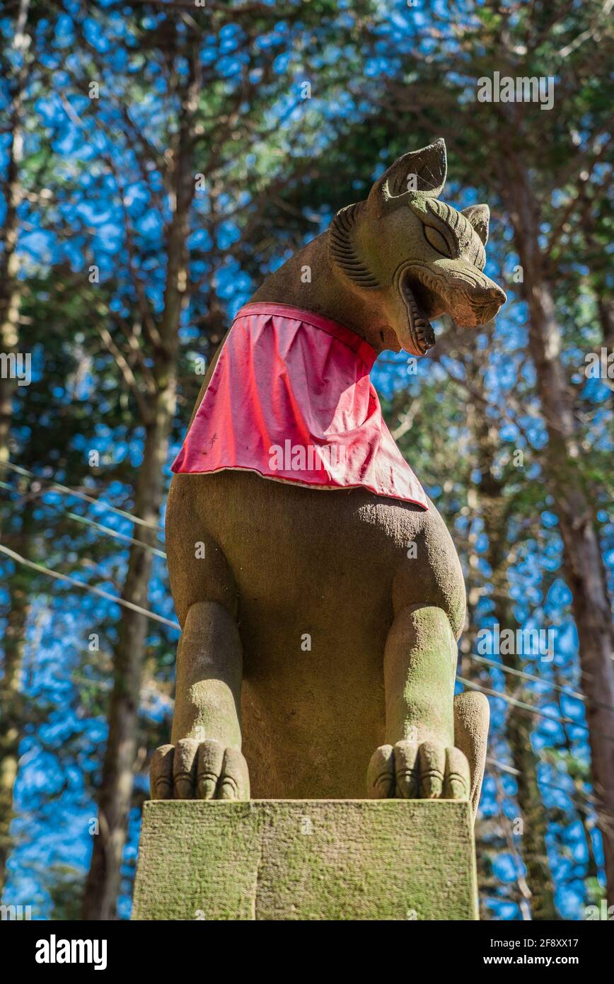 Fushimi Inari Taisha, stone fox statue in Japanese religion Shinto ...