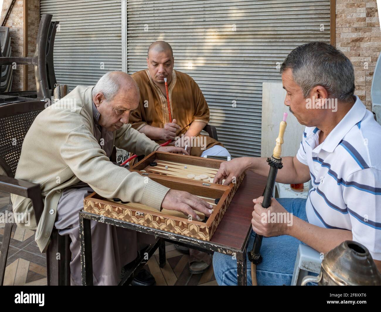 Backgammon arab hi-res stock photography and images - Alamy