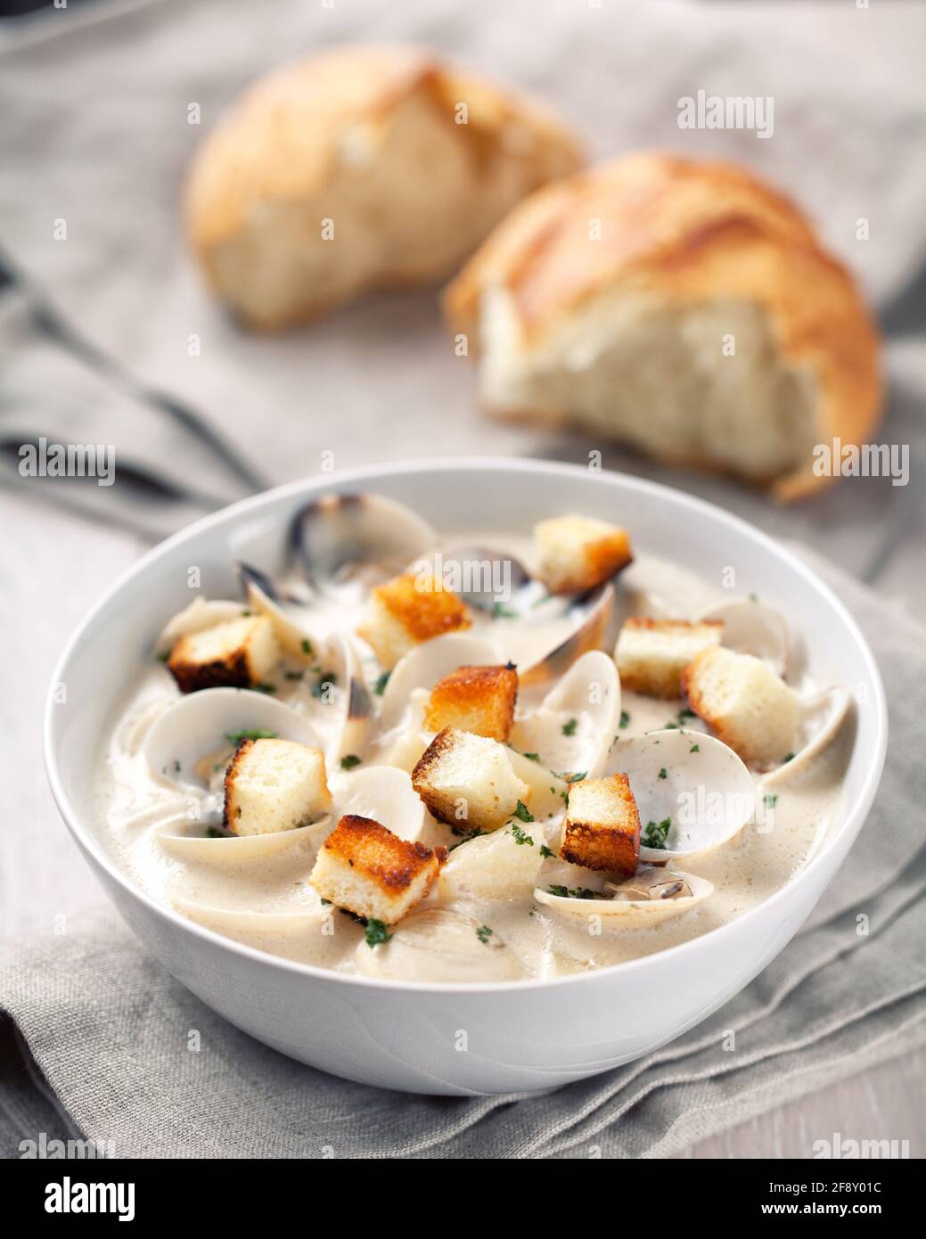 Clam chowder bread bowl hi-res stock photography and images - Alamy