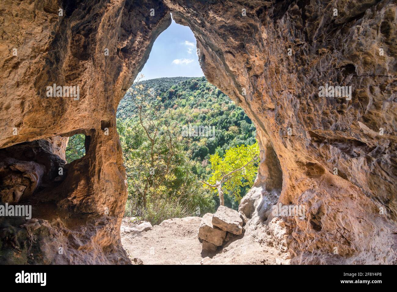 Cave monastery lebanon hi-res stock photography and images - Alamy