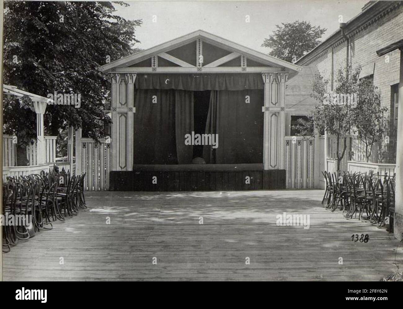 Theater army hi-res stock photography and images - Alamy