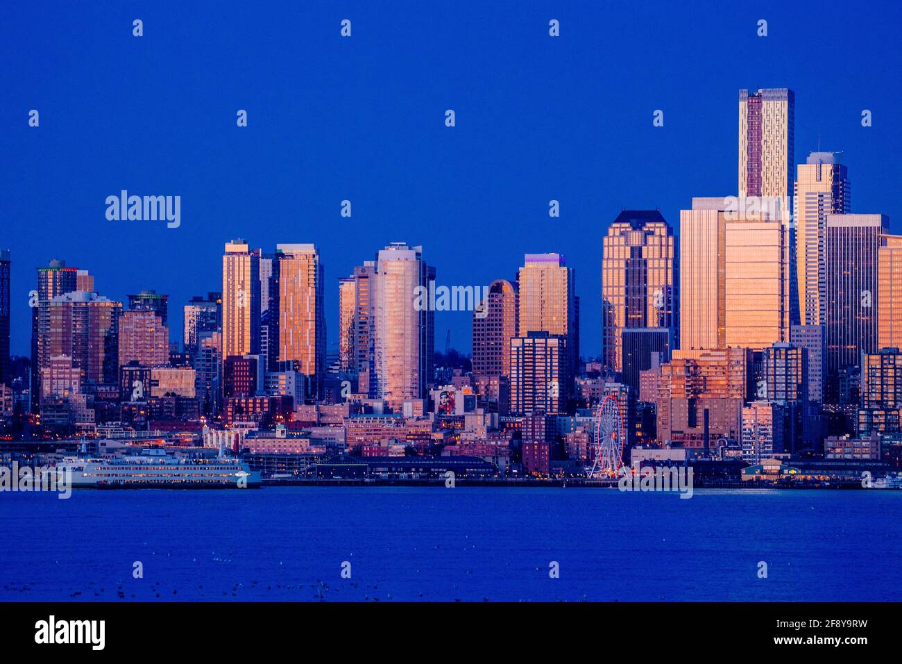 Seattle city skyline hi-res stock photography and images - Alamy