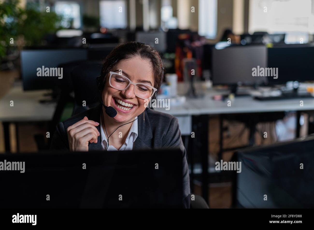 Call center worker speaking client hi-res stock photography and images ...