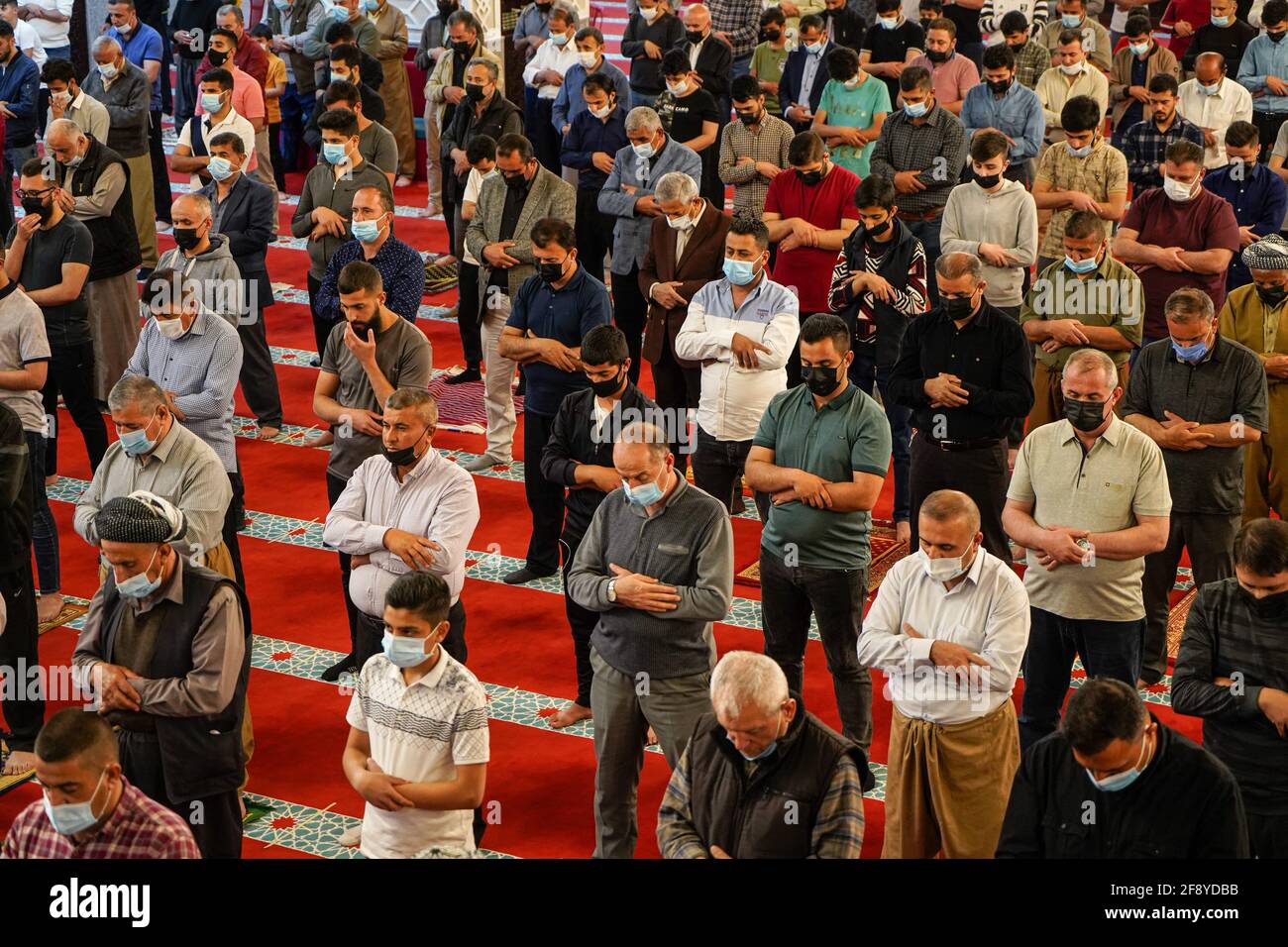 Kurdish muslims praying in mosque hi-res stock photography and images ...