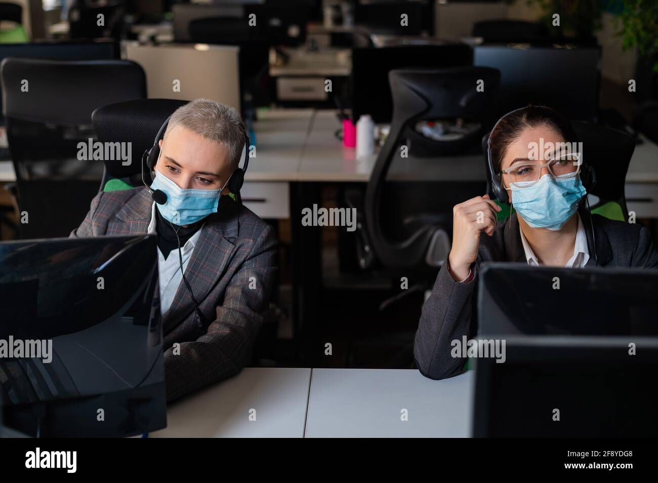 Call center operators in medical hi-res stock photography and images ...