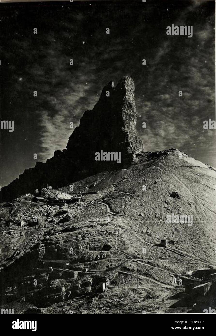 Viewpoint at Toblinger Knot: Tobling knots seen from the west Stock ...